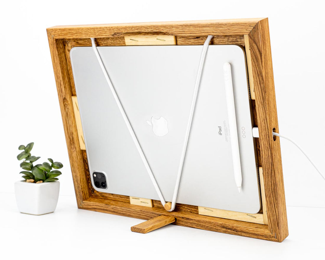 Natural Oak Frame for iPad and Samsung Tab – EventFrame